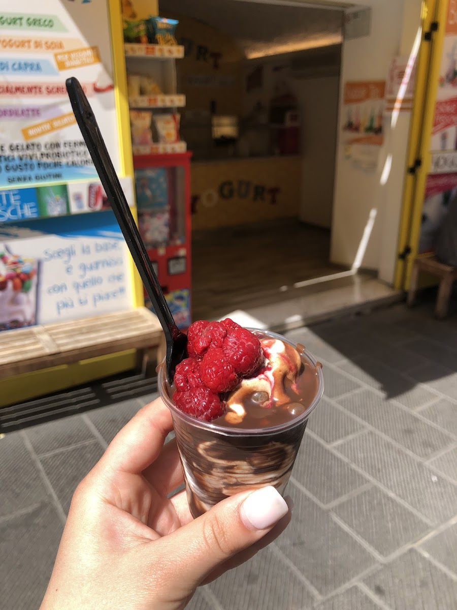 Baby Yogurt Genova: Fresco e Vario Yogurt Artigianale in Via S. Vincenzo