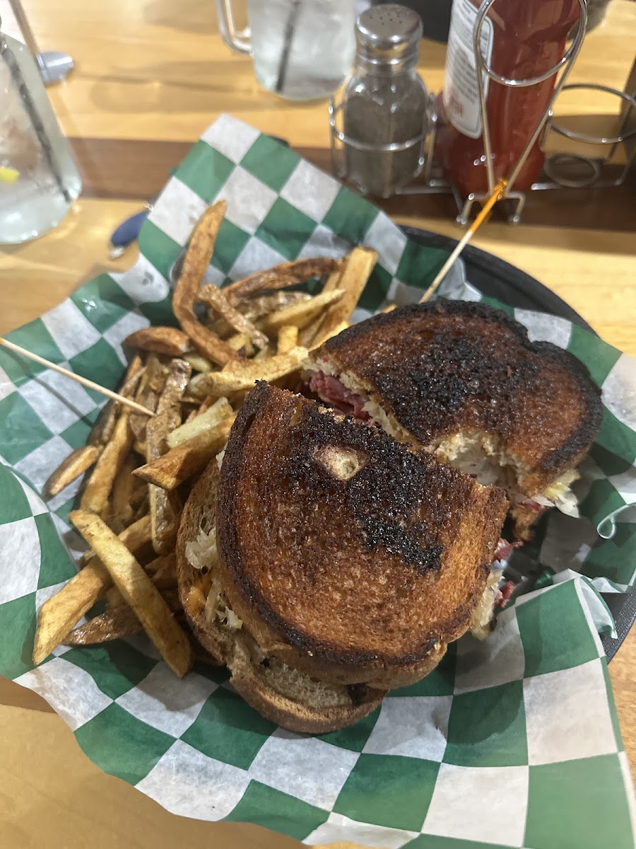 Wicked Hollo – Best Crispy Wings Comfort Food in Meadville, PA